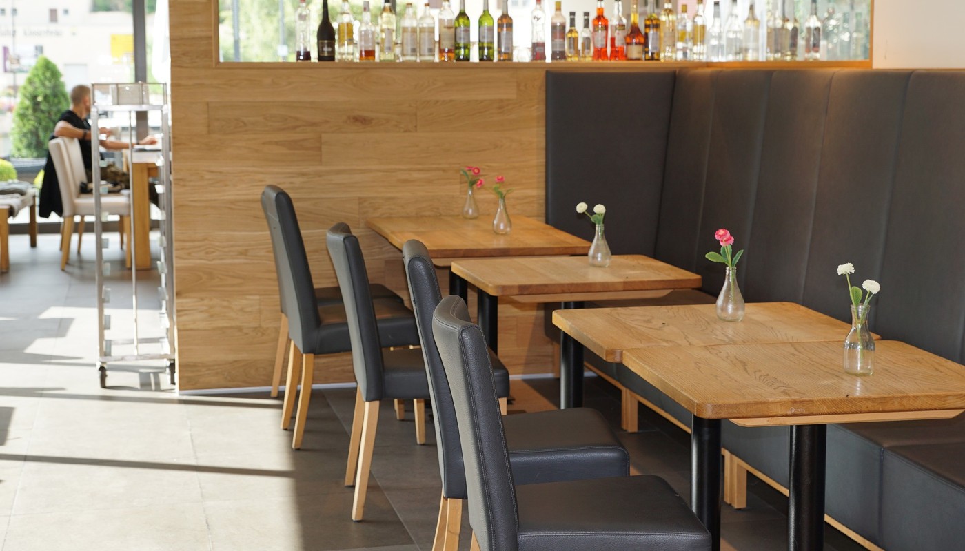 Tavoli e sedie per ristoranti Milano - Contract Sedie
